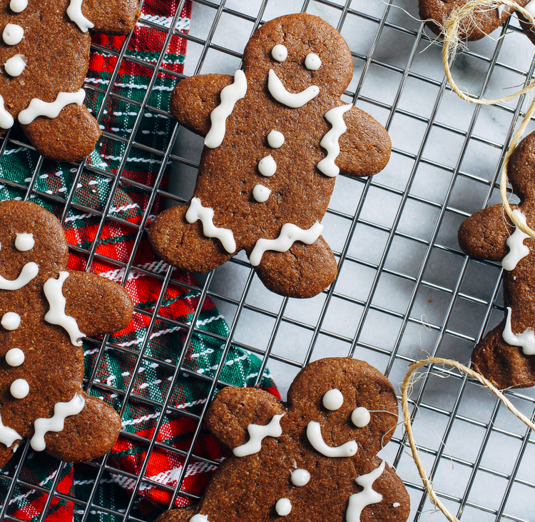 Healthy & Vegan Gluten-free Gingerbread Men – Super Pop